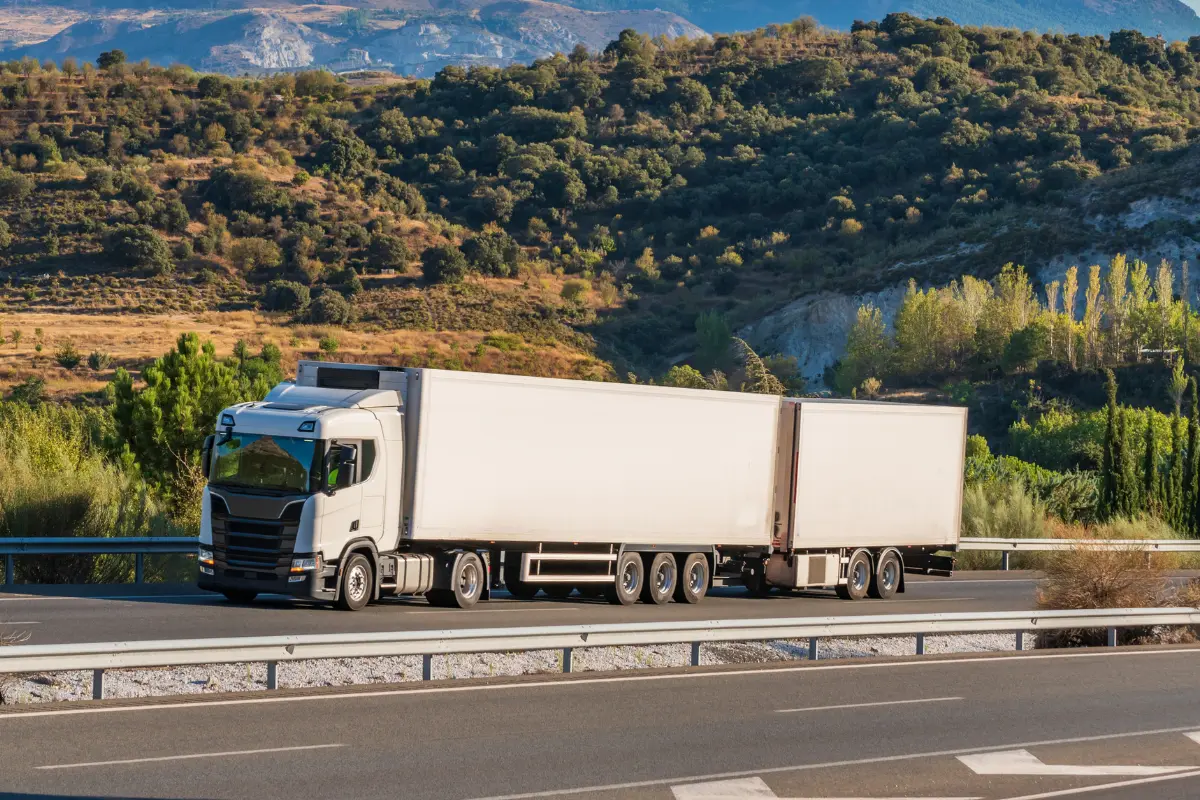 Méga-camions, pourquoi parle-t-on de ces nouveaux véhicules depuis ...