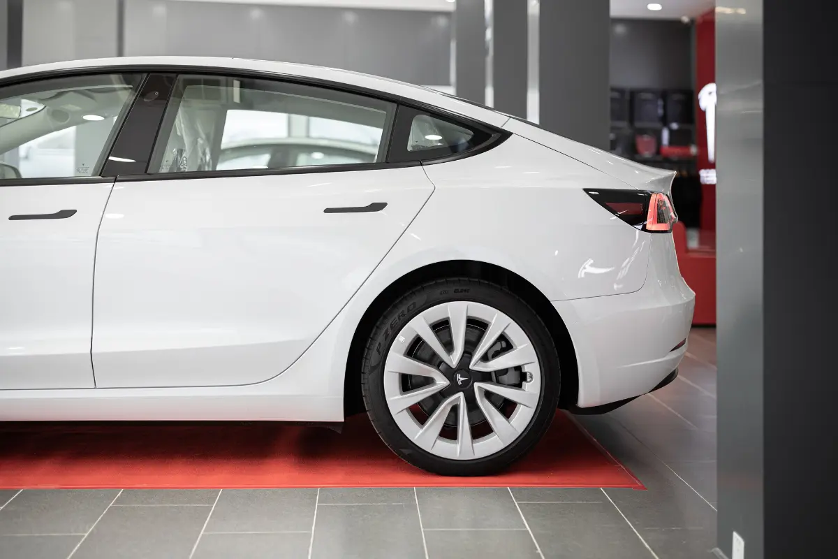Elon Musk évoque de nouveau le "Tesla Zero Service" pour en finir avec ...